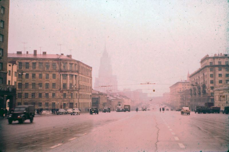 40 Fascinating Color Photos Capture Street Scenes of Moscow in the Mid ...