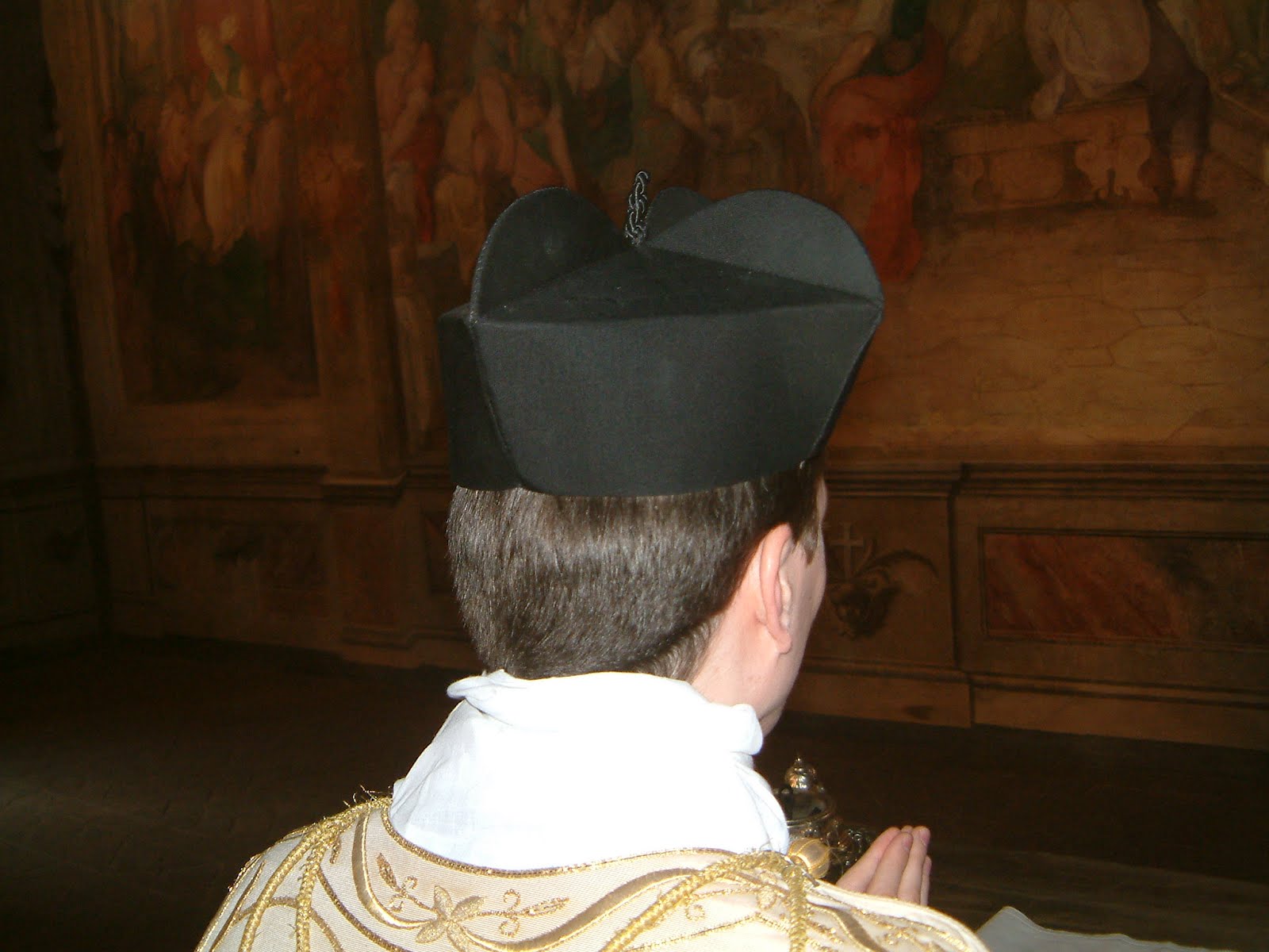 Orbis Catholicus Secundus: Roman Biretta