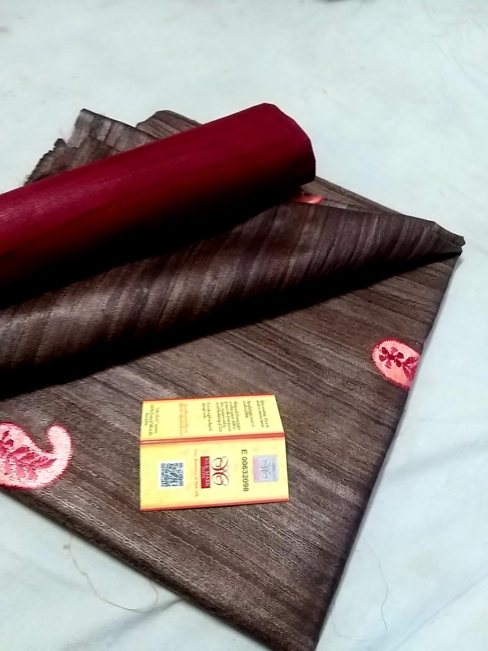 Latest Ghicha embroidery with contrast bp With silk mark