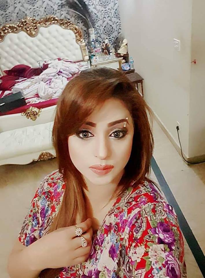 Nida Chaudhry | Nida Chaudhry Age Family Networth Biography