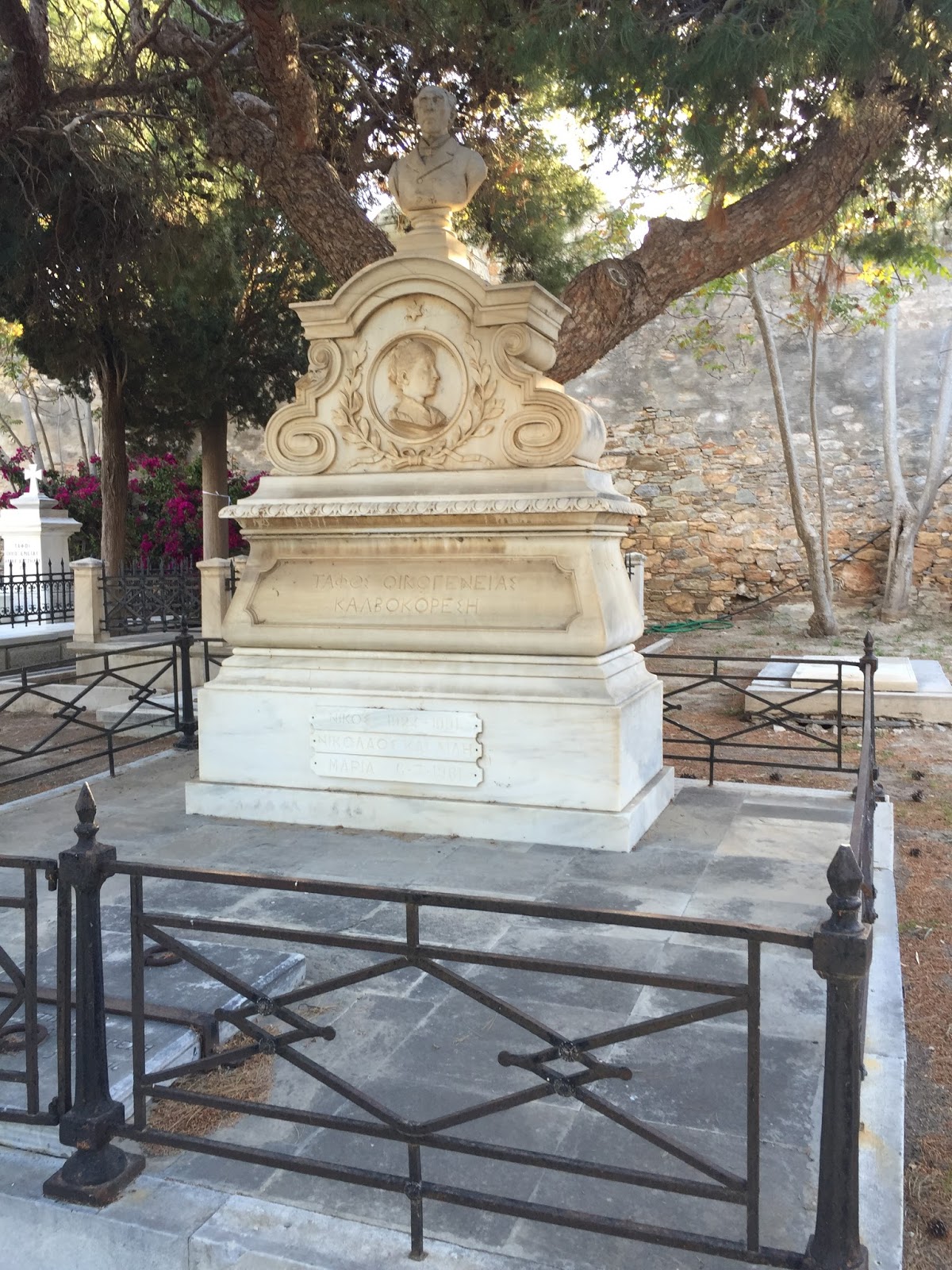 ΙΣΤΟΡΙΑ,ΛΑΟΓΡΑΦΙΑ,ΠΑΡΑΔΟΣΗ.: ΤΟ ΕΛΛΗΝΙΚΟ ΝΕΚΡΟΤΑΦΕΙΟ ΤΗΣ ΣΥΡΟΥ 2016