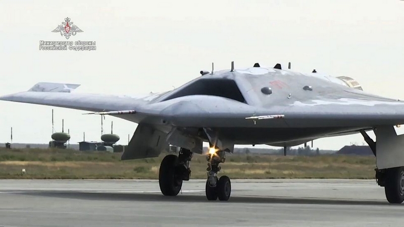 desarrollo defensa y tecnologia belica: El caza furtivo ruso Su-57 podría tener pronto un robot ...
