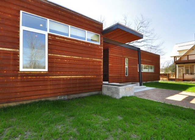 Custom prefab modular house with patinated metal facade, Austin, Texas ...