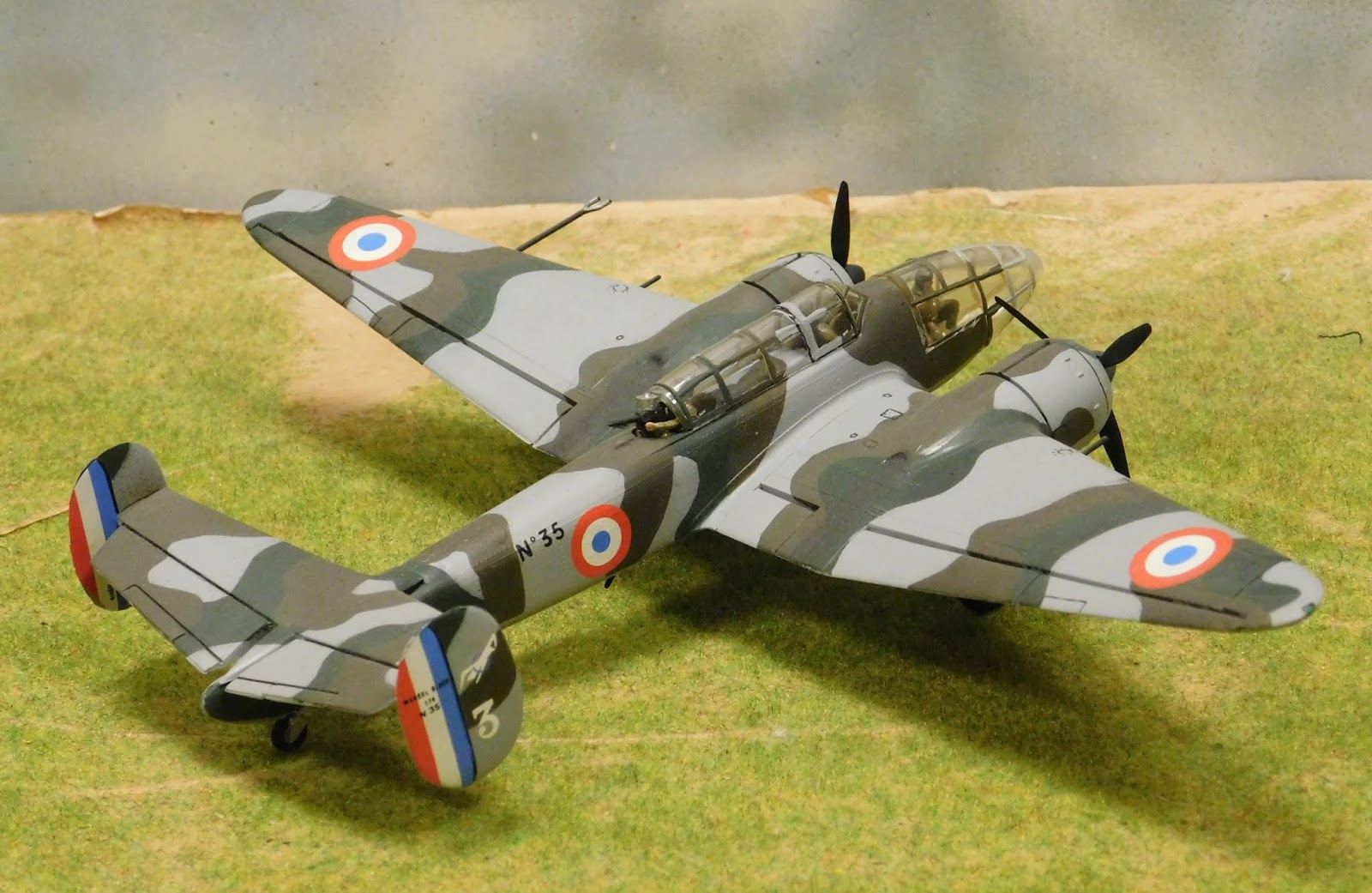 Happyscale-Modellbau: Bloch MB 174 - Heller 1/72