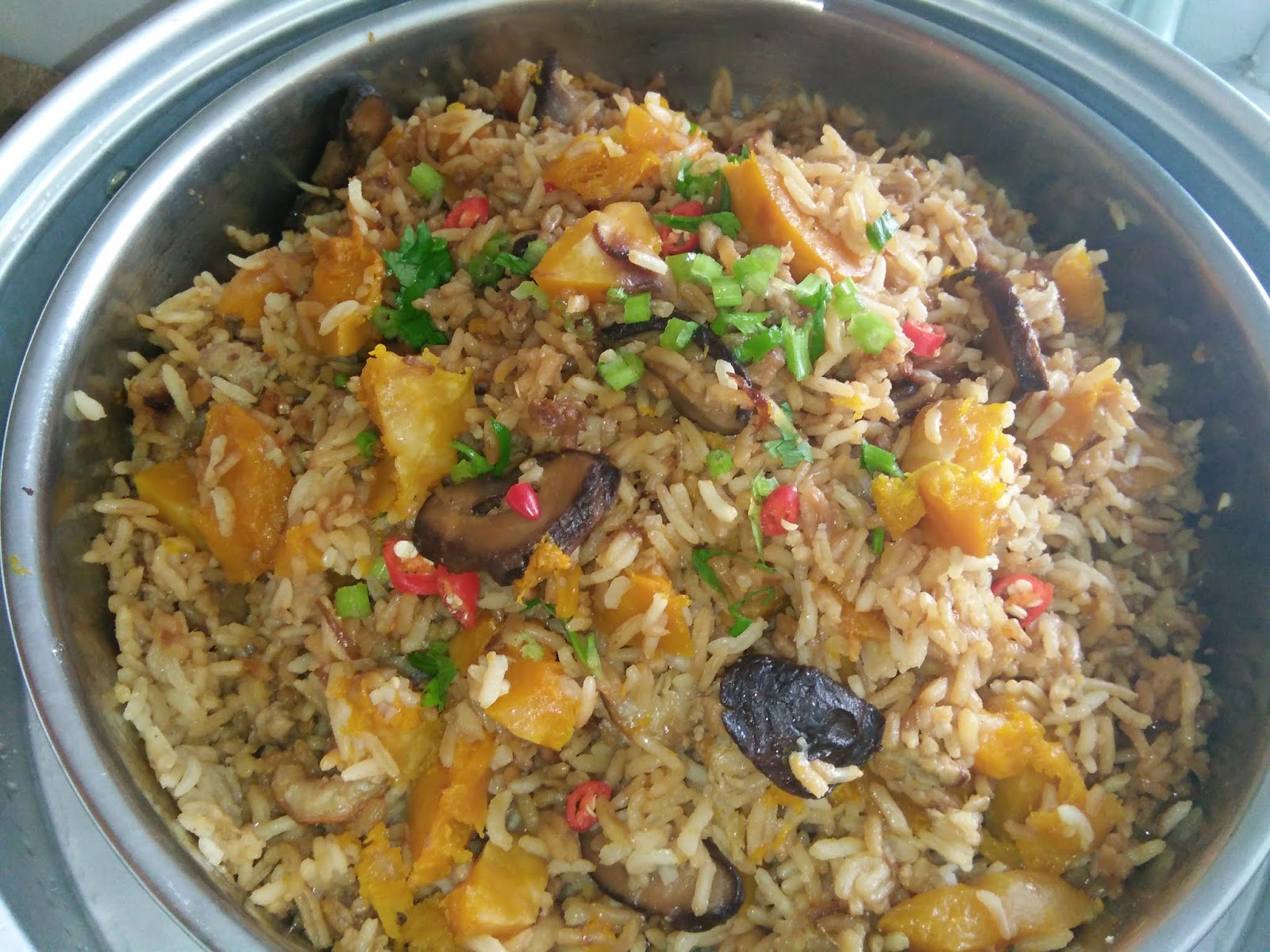 Cooking Pleasure: STEAMED PUMPKIN RICE WITH MUSHROOMS
