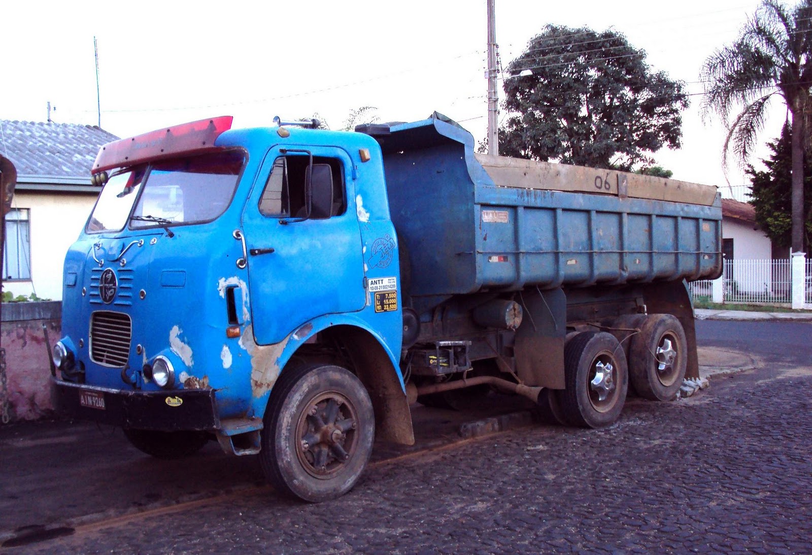 Veículos em Geral: Caminhão FNM D11.000