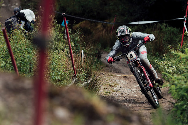 Atherton y Pierron vencen en la Copa del mundo de descenso de Fort William, - MTBYMAS