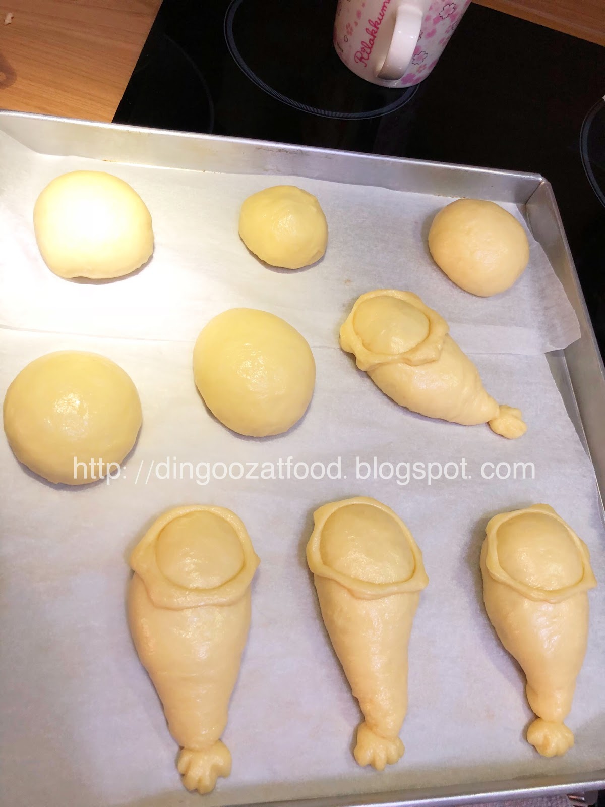 Miki's Food Archives : Merlion Bread Filled With Chicken & Potato Dry ...