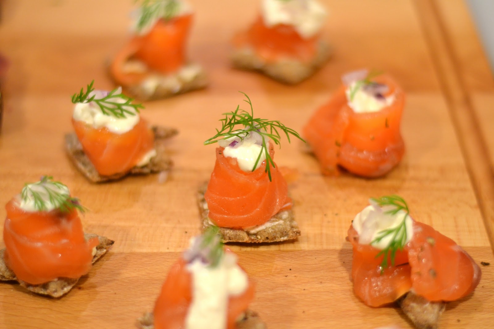 Snittar & Tilltugg: Snittar med lax och pepparrot