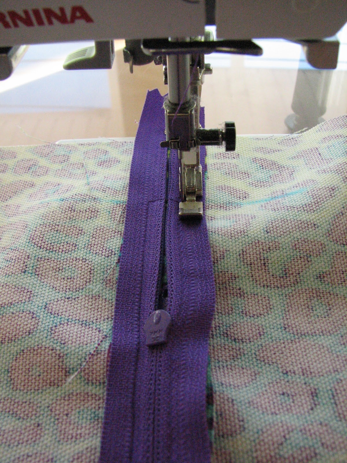 Ms. Elaineous Teaches Sewing: Zippers in Pillows and Cushions