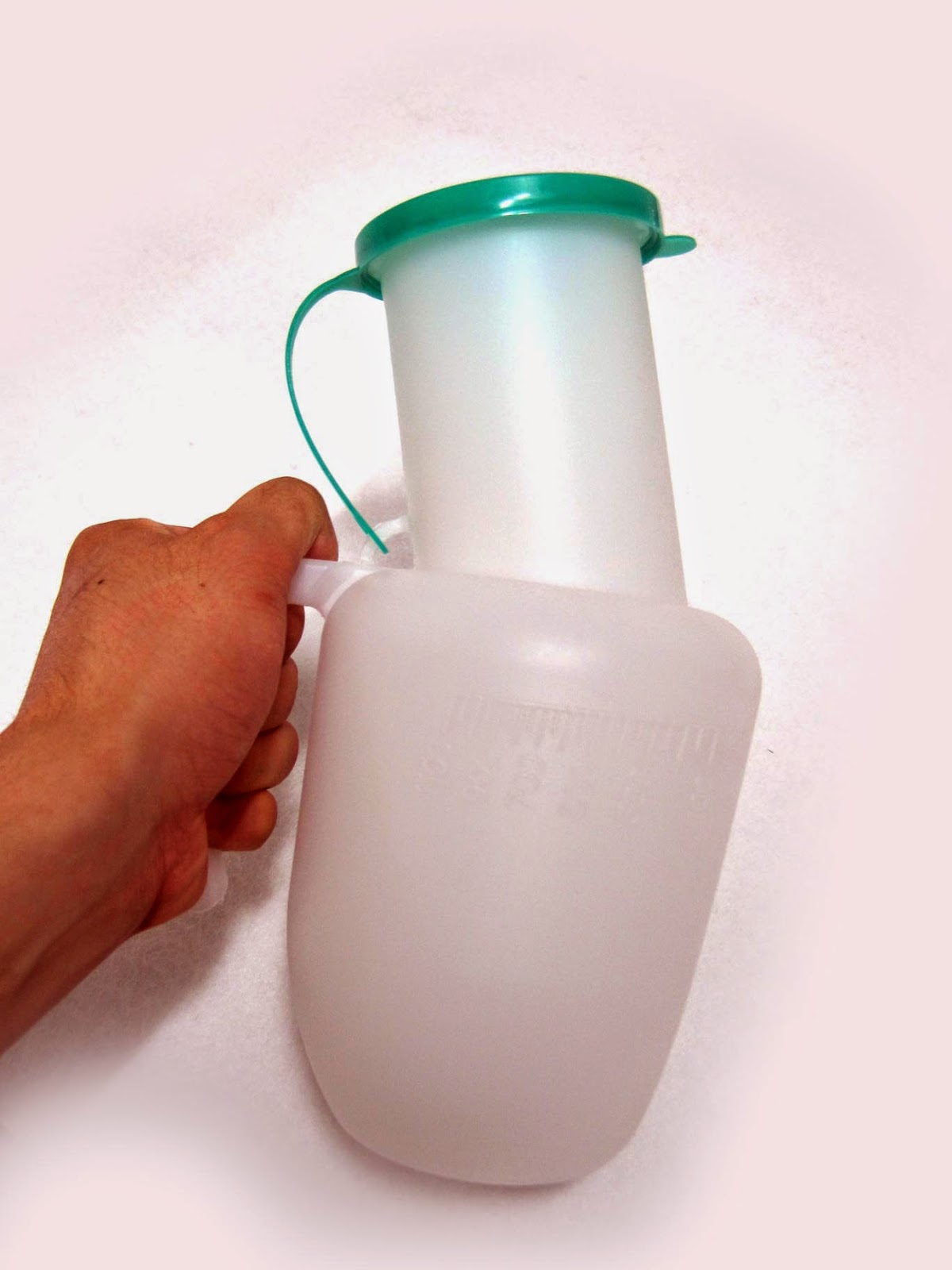 John Black Style's Korean Life: Male Bed Pan For Pee Handhold Pot ...