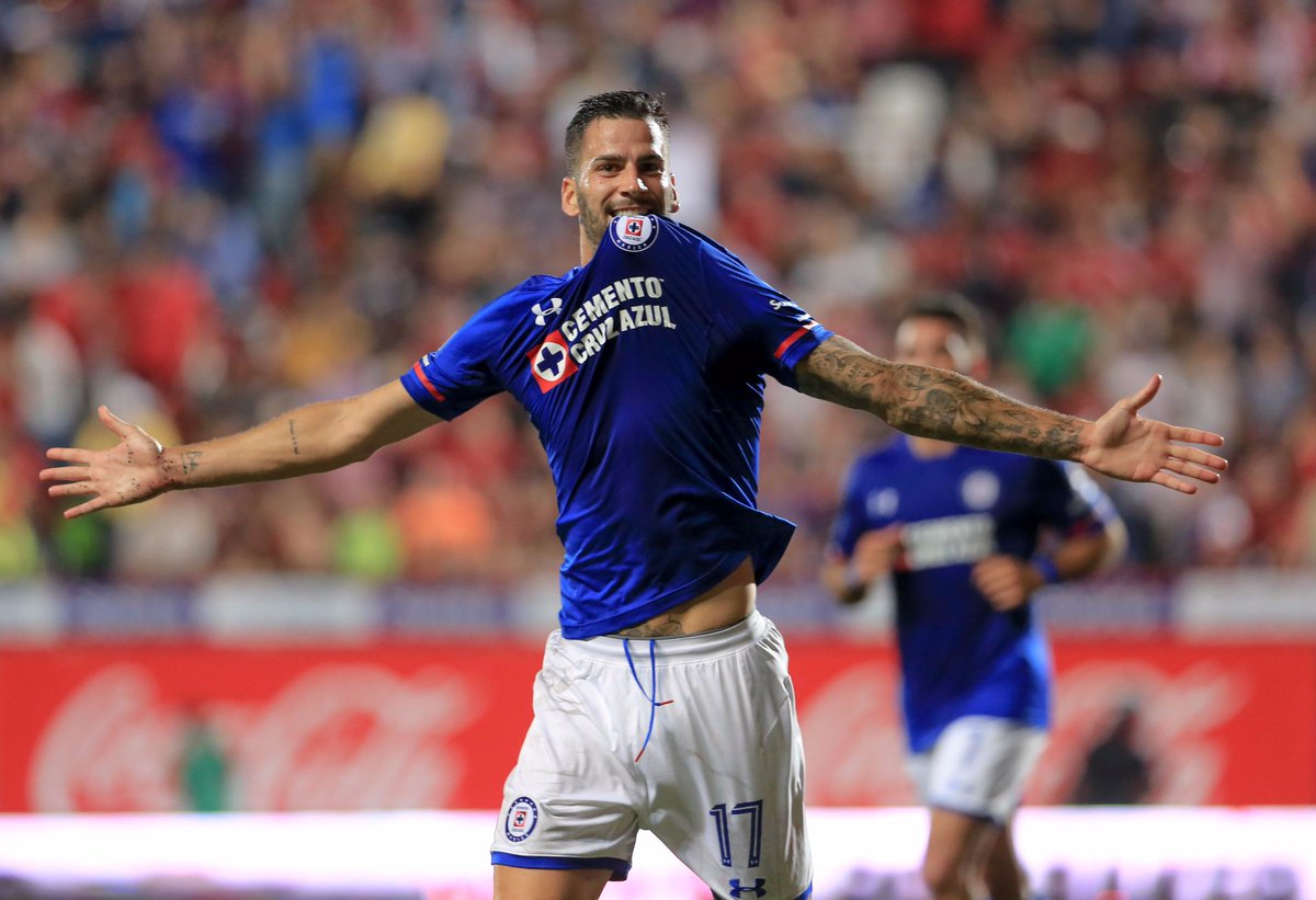 Edgar Méndez y un debut que ilusiona en Cruz Azul - La Primera Gambeta
