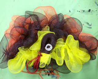 Creativity : Deco Mesh Turkey Wreath for Thanksgiving or Fall DIY