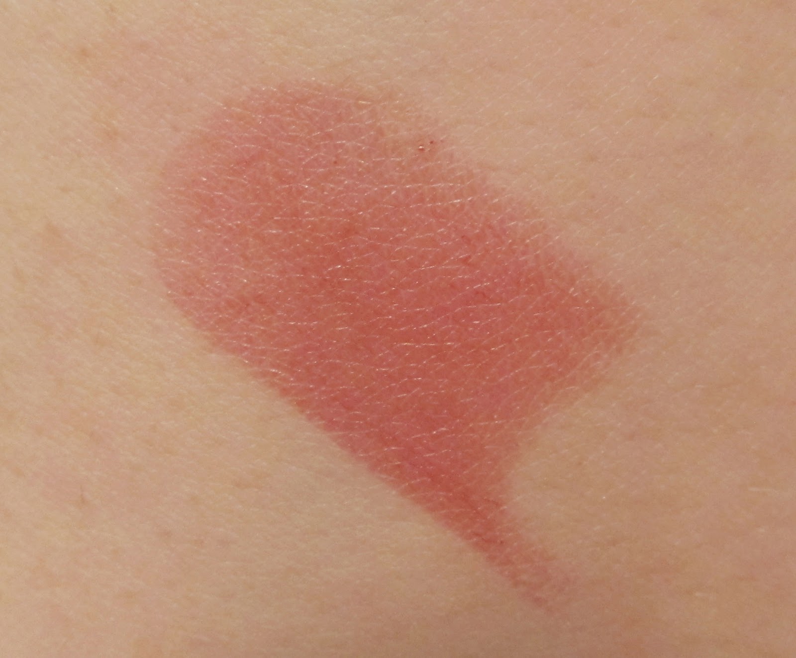Movaline: Revlon Colorburst Lip Butter Red Velvet Review and Swatches Movaline: Revlon Colorburst Lip Butter Red Velvet Review and Swatches