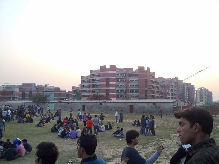 Amir Khan: Guru Gobind Singh Indraprastha University (GGSIPU)