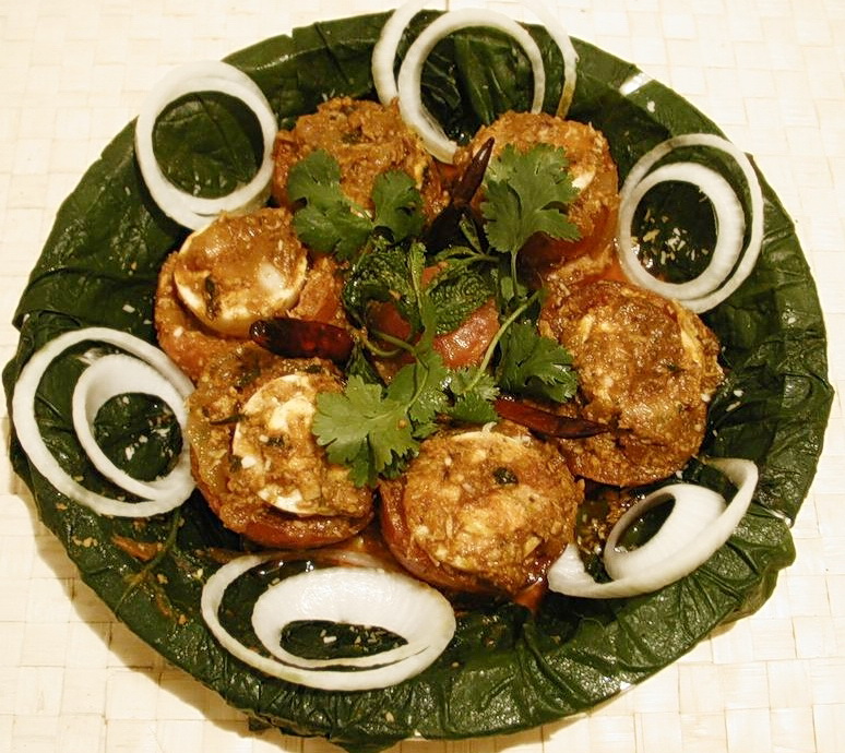 Rummana's Kitchen: Dim Tomato Kopta (Egg-Tomato Kopta)