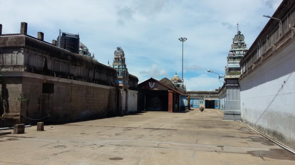 Tamilnadu Tourism: Navaneetheswarar Temple, Sikkal, Nagapattinam