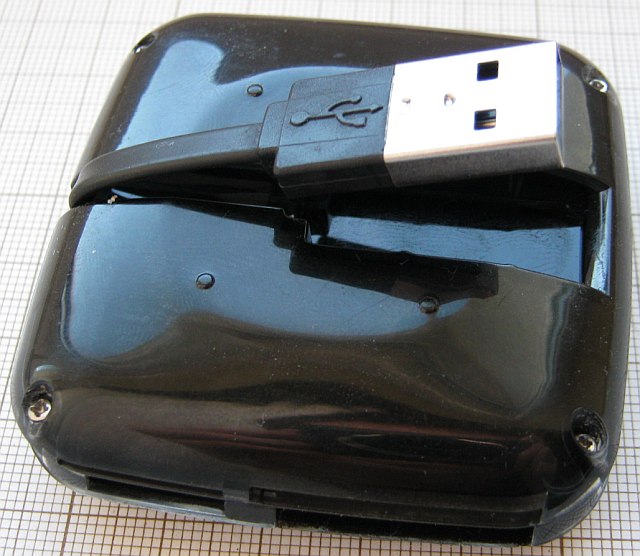 Common Emitter: Teardown: Modecom CR-202 (C2110) memory card + SIM reader