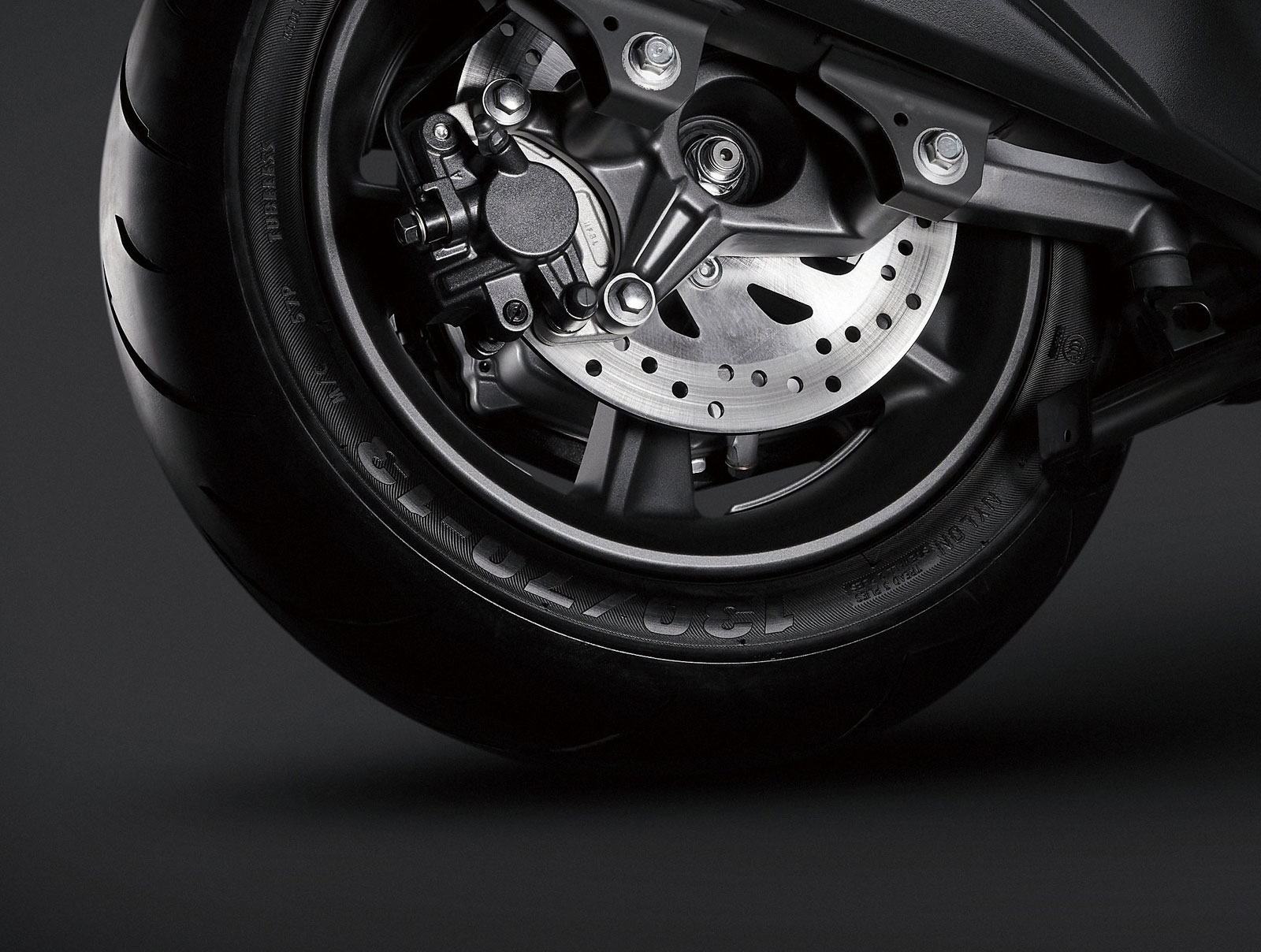 Bike lovers: YAMAHA FORCE 155 MAXI SCOOTER