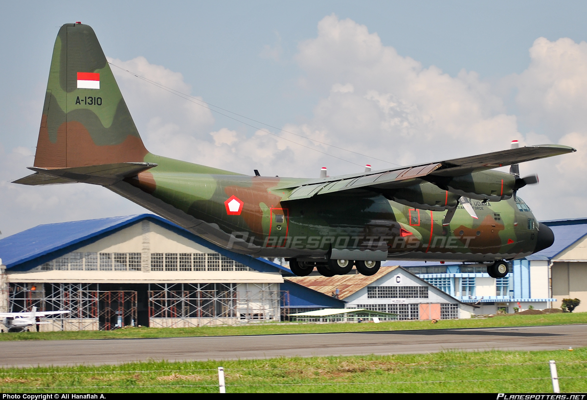 DEFENSE STUDIES: Ini Sejarah dan Fakta tentang Hercules C-130 TNI AU