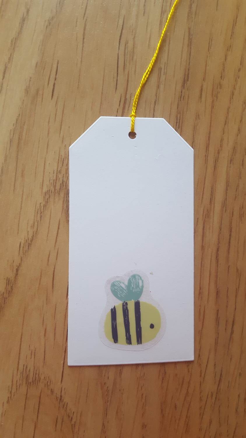 DIY bumblebee gift tags |Keeping it Real