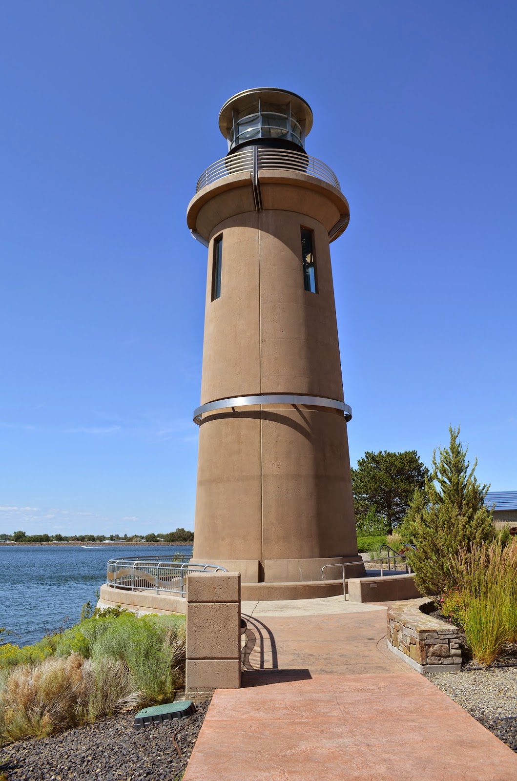 Neal's Lighthouse Blog: Clover Island Lighthouse, Kennewick, Washington