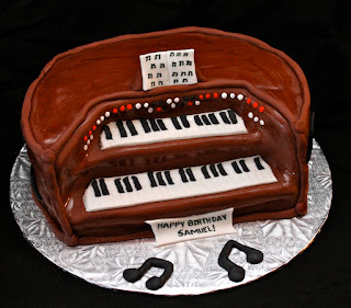Love Dem Goodies: Organ Piano Cake