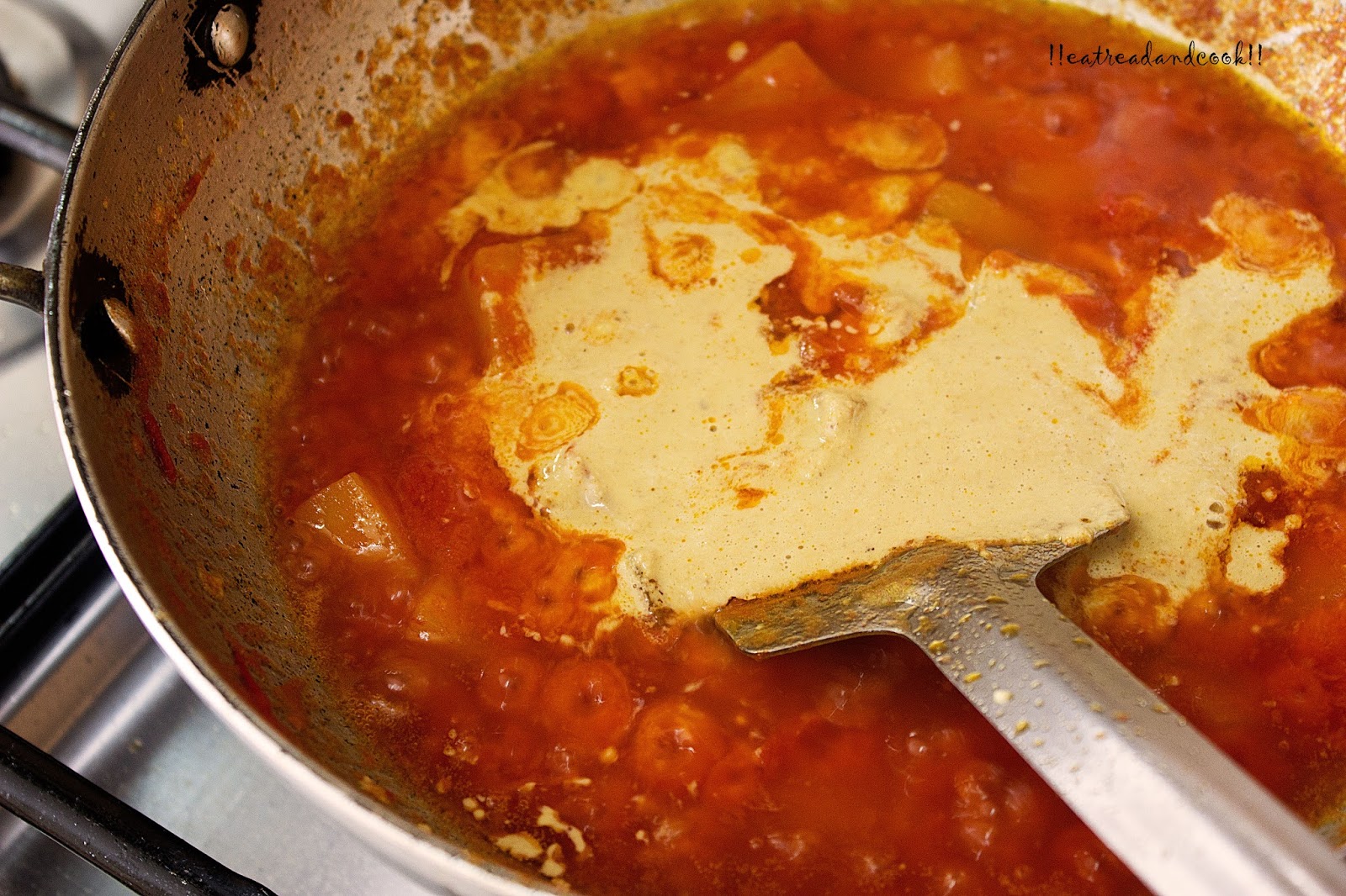 Tomato Posto / Tomatoes in a Poppy Seeds Paste Curry