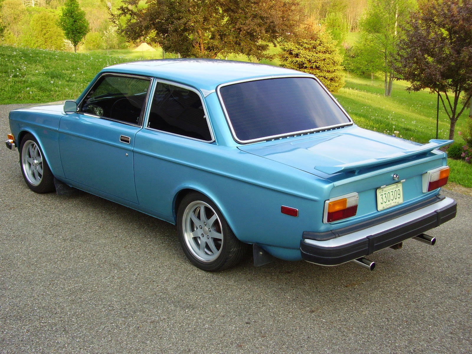 5k: Square Peg: 1974 Volvo 142 GL Custom - DailyTurismo