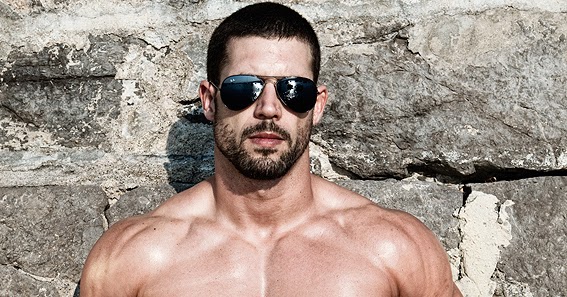 Speedo Musings: Muscle Hunk