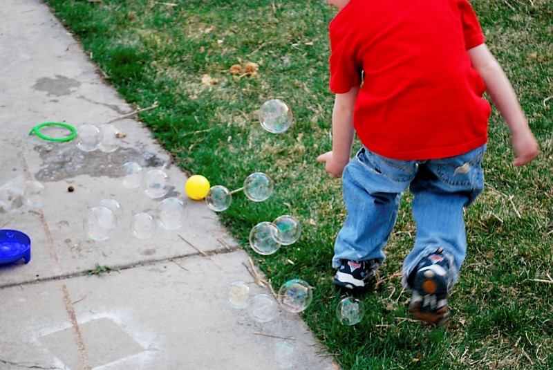 Gazillion Bubbles Bubble Cannon Review - Springing into Summer Fun ...