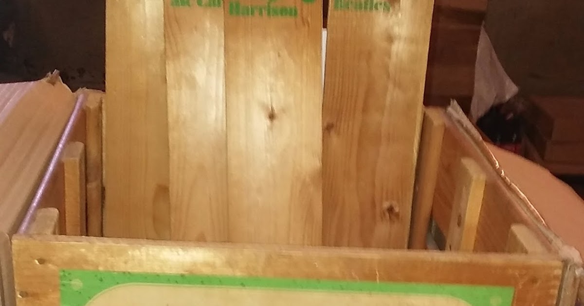 Liverpool Beatles Auction: Very Rare Beatles Apple Records Box