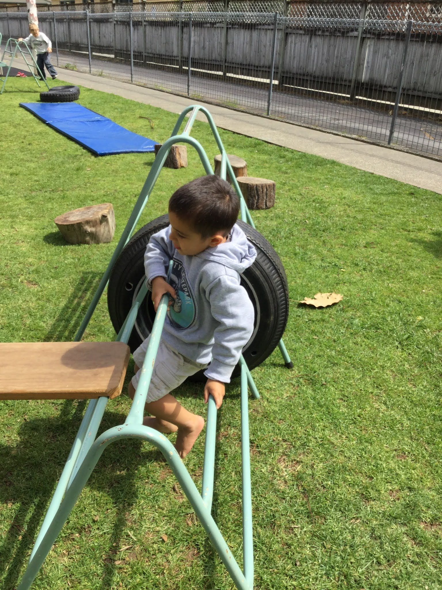 Mairtown Kindergarten: Obstacle Course Learning