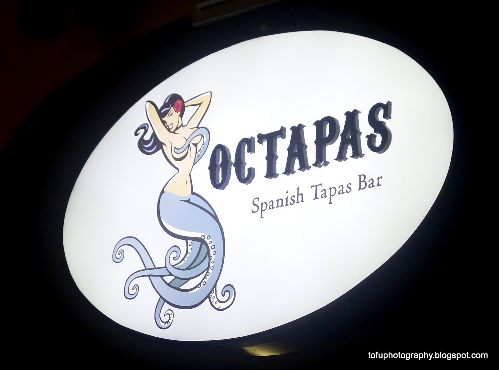 Tofu Photography: Octopus Spanish Tapas Bar sign in Singapore