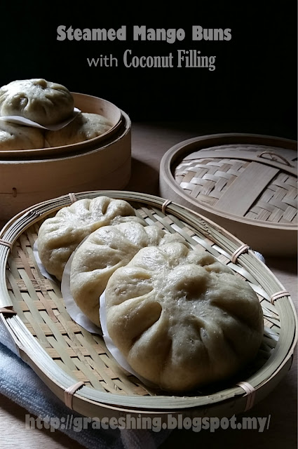 Grace's Blog 欣语心情: 椰糖椰丝芒果包 Steamed Mango Buns with Coconut Filling