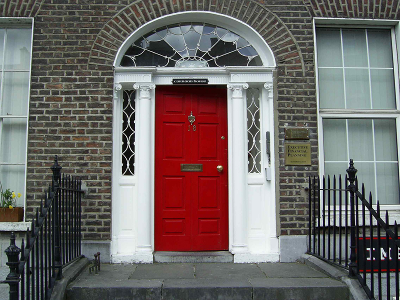 40 examples of colored entrance doors - Lady's Houses