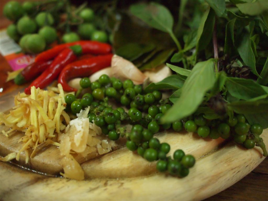 I Love Thai Recipes: Fish with Thai Herbs (Pla Pad Cha)