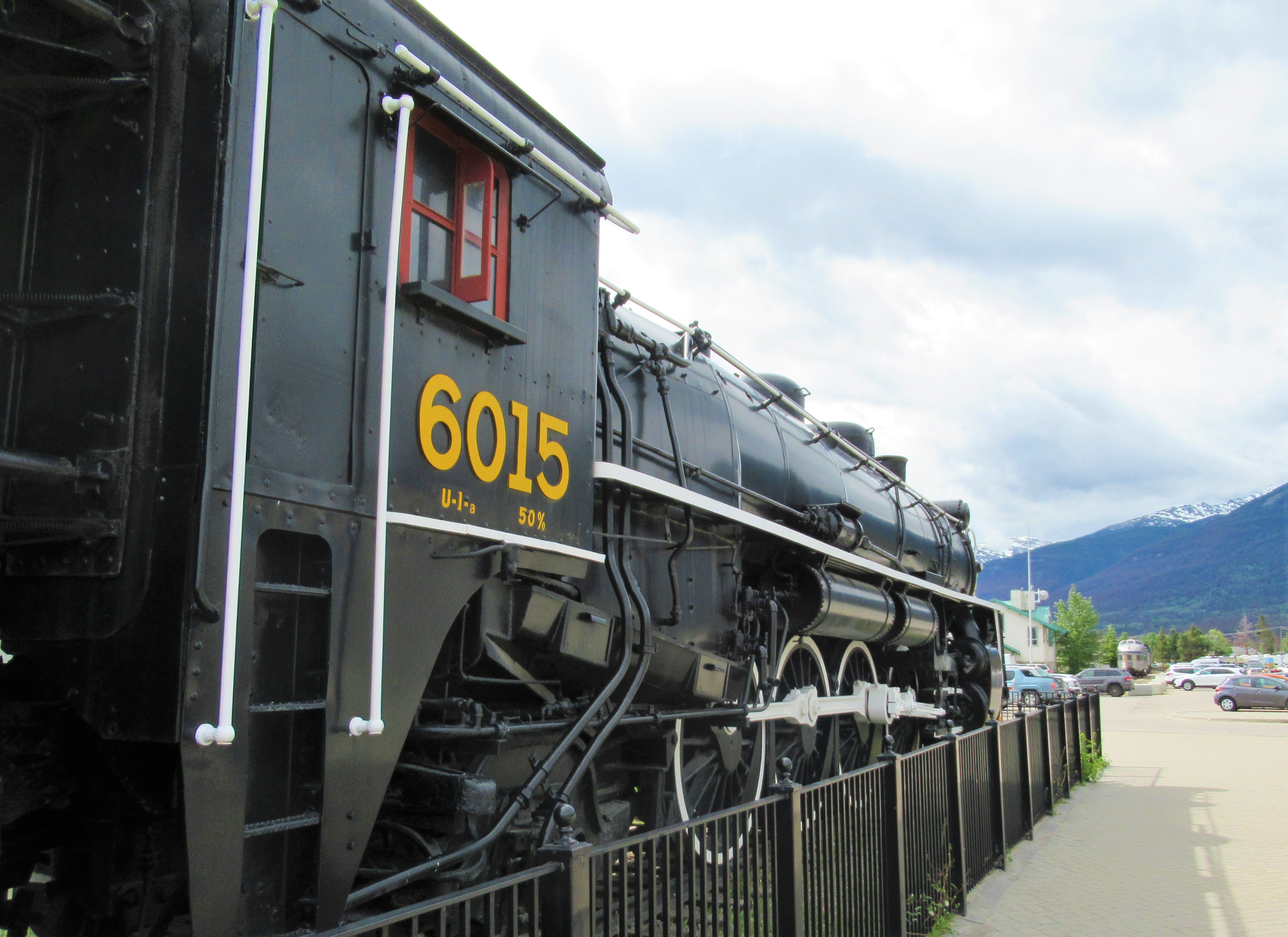 Why do steam locomotives lack a fully enclosed cab? : r/trains