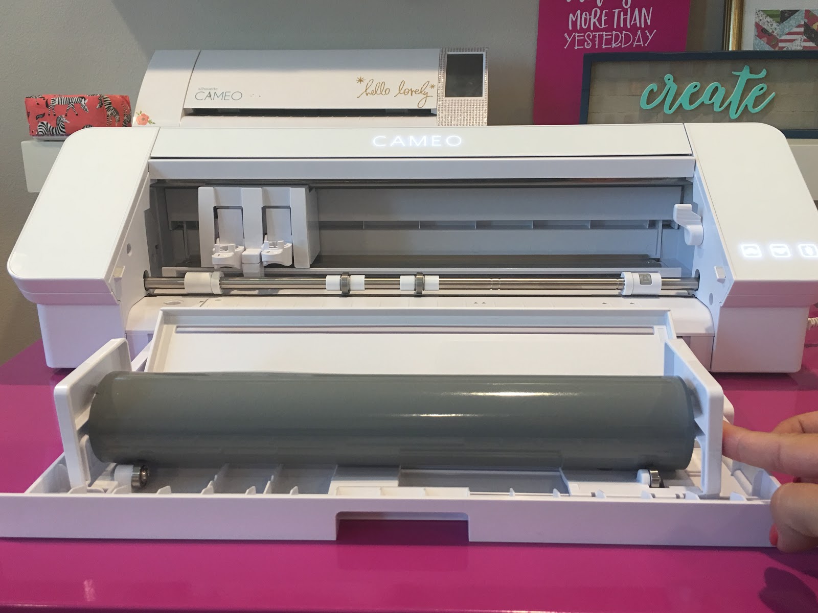 Silhouette CAMEO 4 Set Up and Unboxing (Video) - Silhouette School Silhouette CAMEO 4 Set Up and Unboxing (Video) - Silhouette School