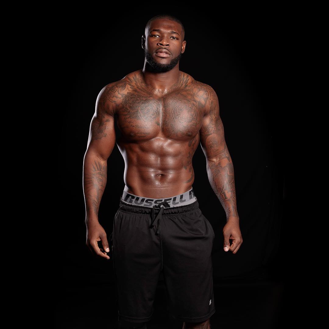 How old is Shawn Wells? Shawn Wells is 23 years old in 2020.