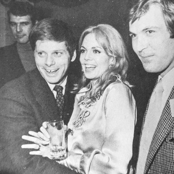 Shadows on the Wall: An Online Dark Shadows Fanzine: A Very Dark ...