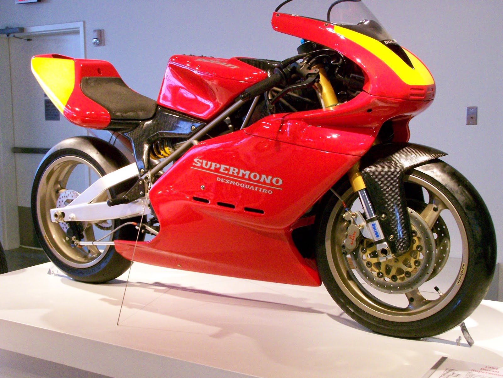 99garage | Cafe Racers Customs Passion Inspiration: Ducati 550 Supermono