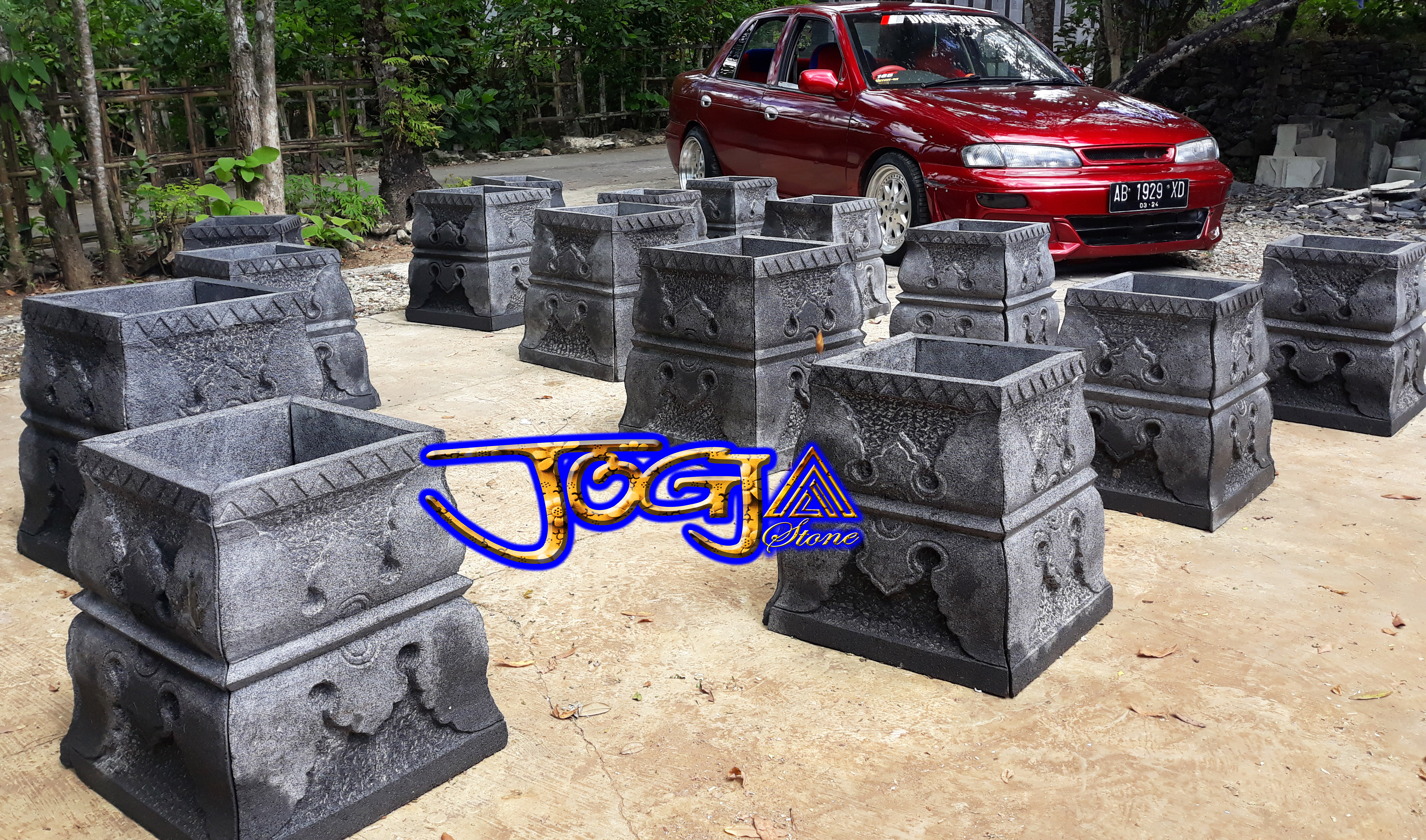 umpak dari batu candi hitam