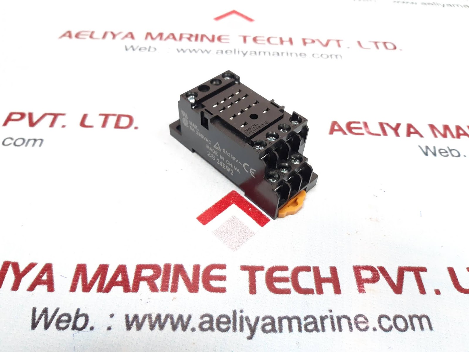 OMRON PYF14A-E SOCKETS RELAY - Aeliya Marine