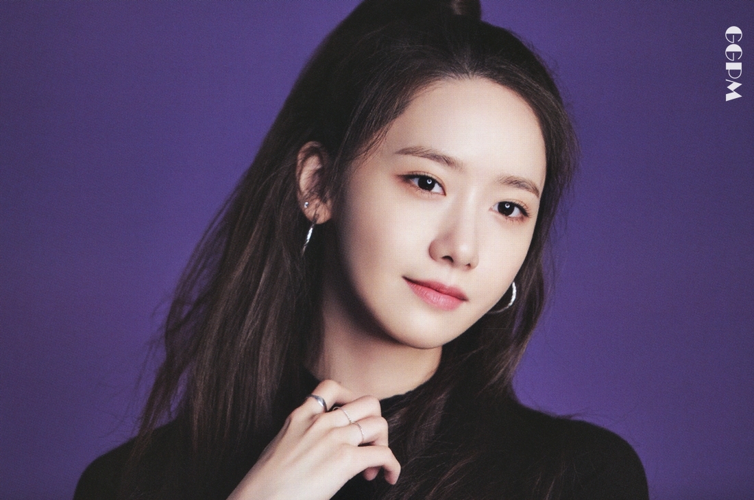 YOONA. Girls' Generation-Oh!GG SEASON'S GREETINGS 2021 - A4 Poster ...