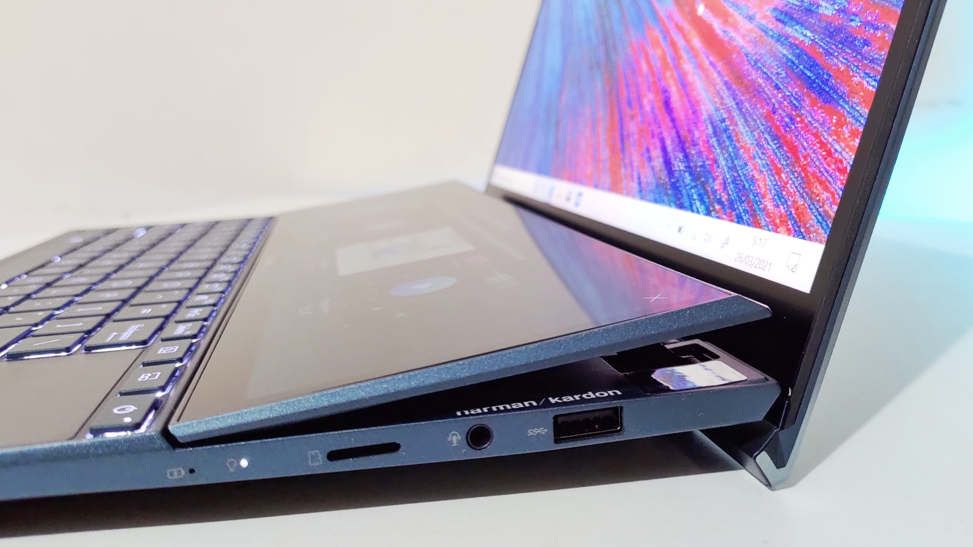 Review Asus ZenBook Duo 14 UX482E, Laptop Dua Layar Makin Canggih