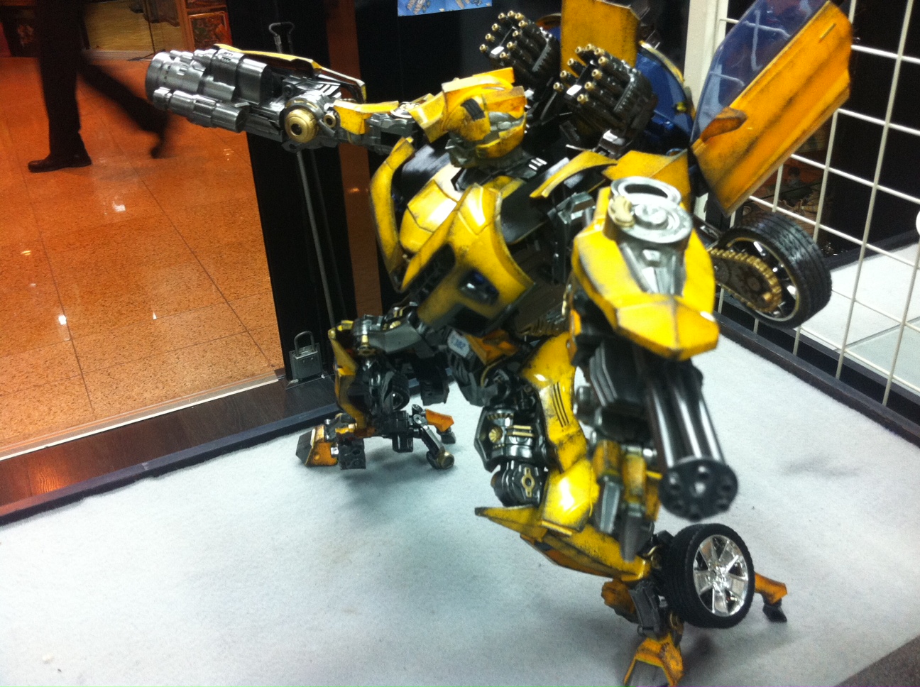 FORTY42: Custom paint job on Bumblebee
