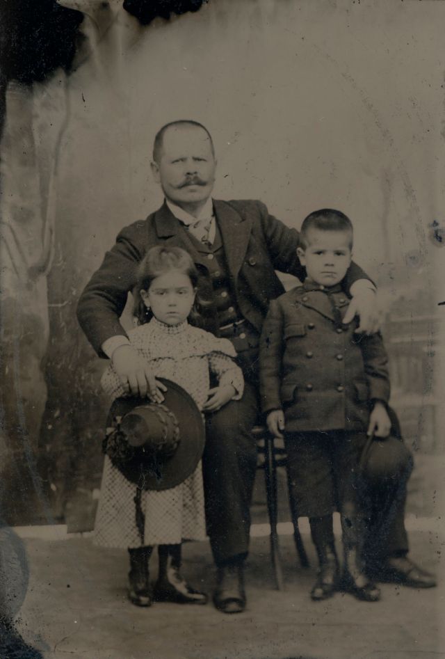 Victorian Fatherhood: Lovely Photos of Fathers With Their Children in ...