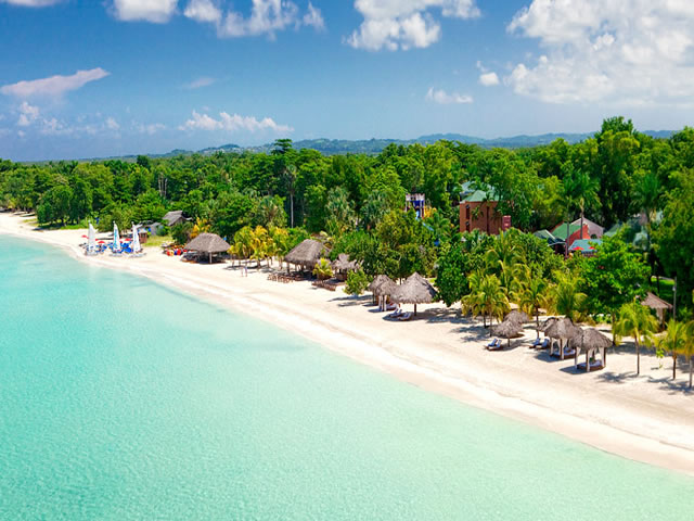 10 Most Famous Beaches in the World (with Map & Photos)