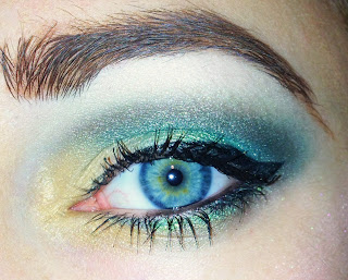 ! Enchanted Makeup: Green and Gold Eyes....